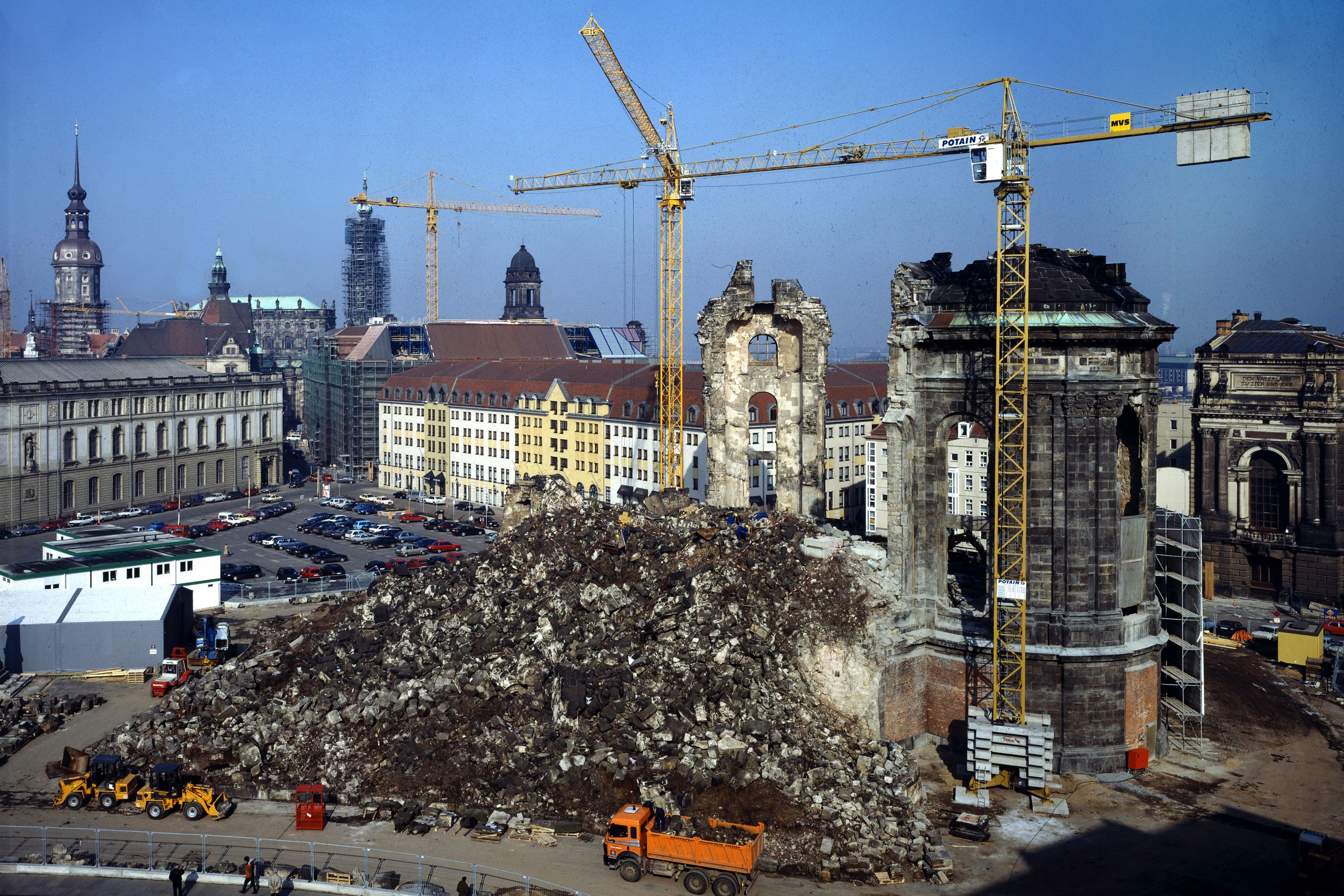 Reconstruction of the Frauenkirche Dresden